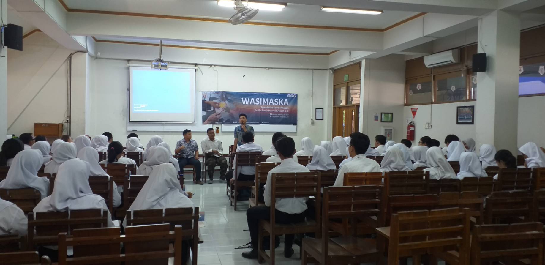 Menanamkan Rasa Cinta kepada Departemen Statistika Melalui Wasimaska ...